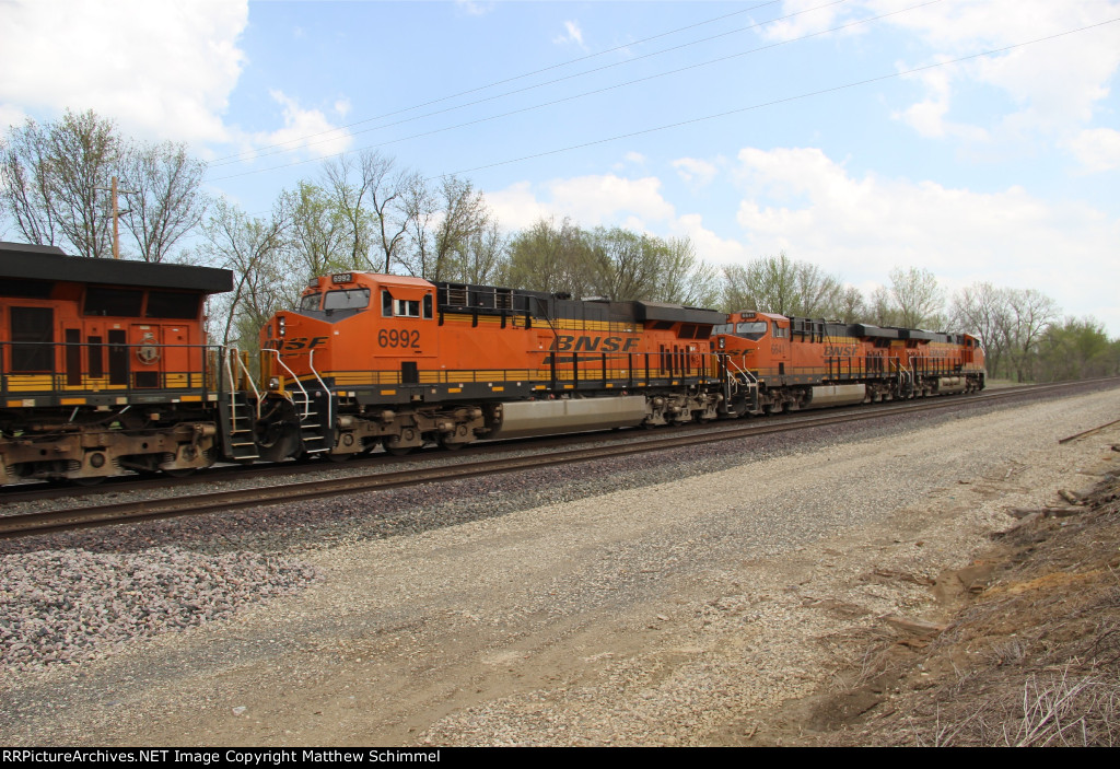 BNSF 6992
